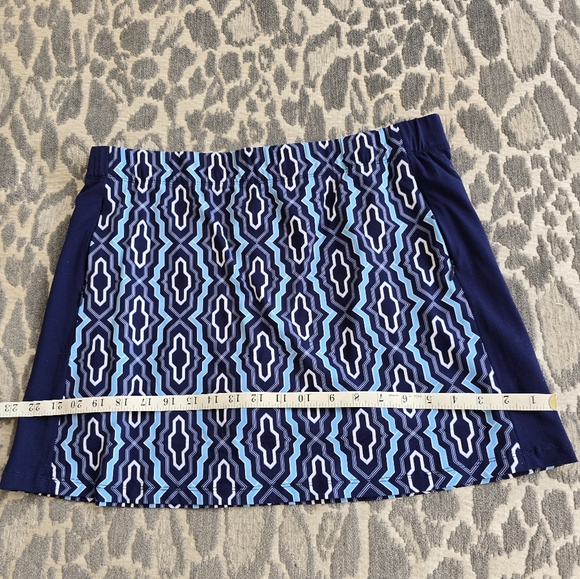J. McLaughlin | Skirts | Jmclaughlin Blue And White Patterned Skort ...
